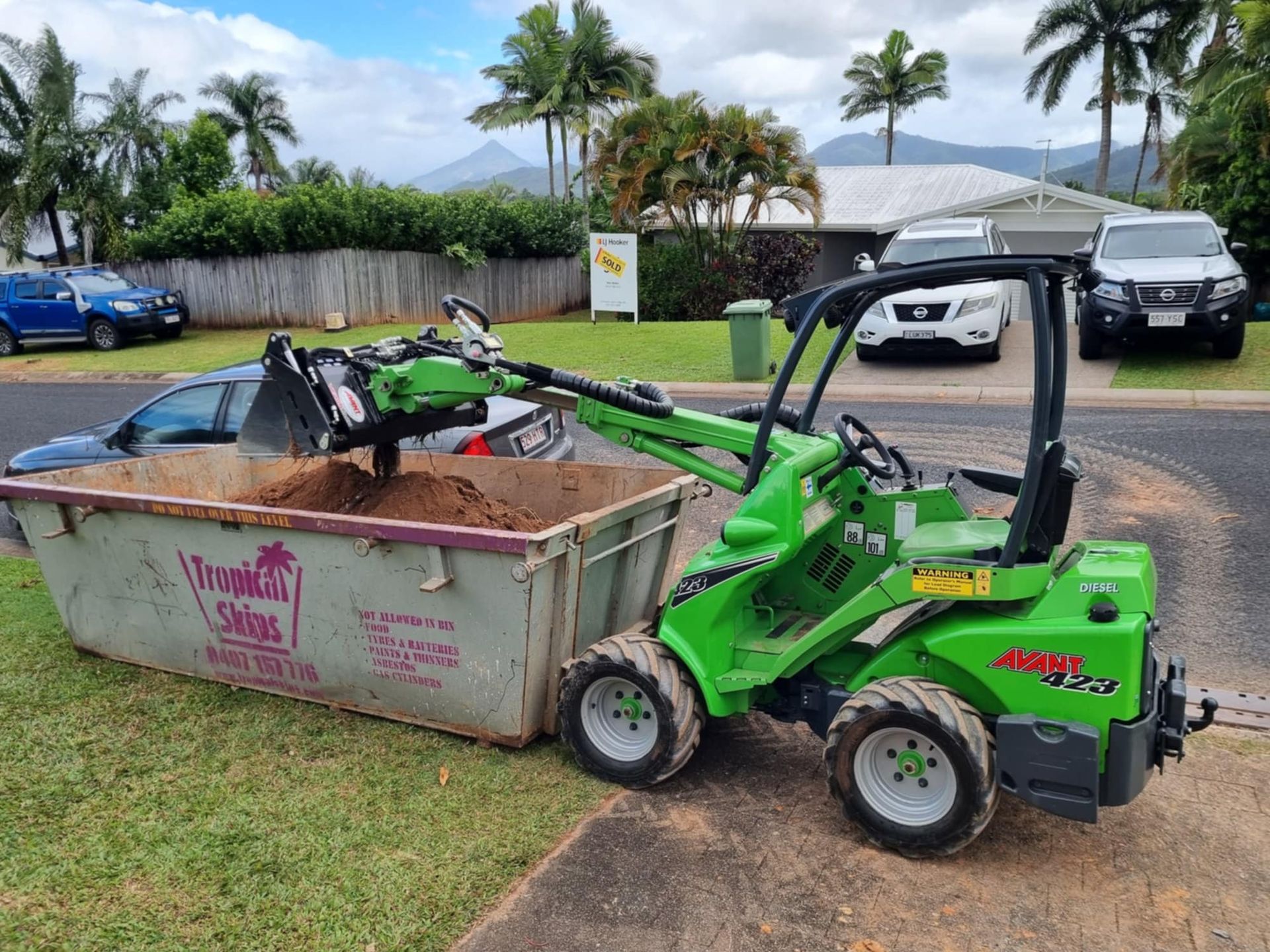 Avant Loader Hire | Cairns Hire