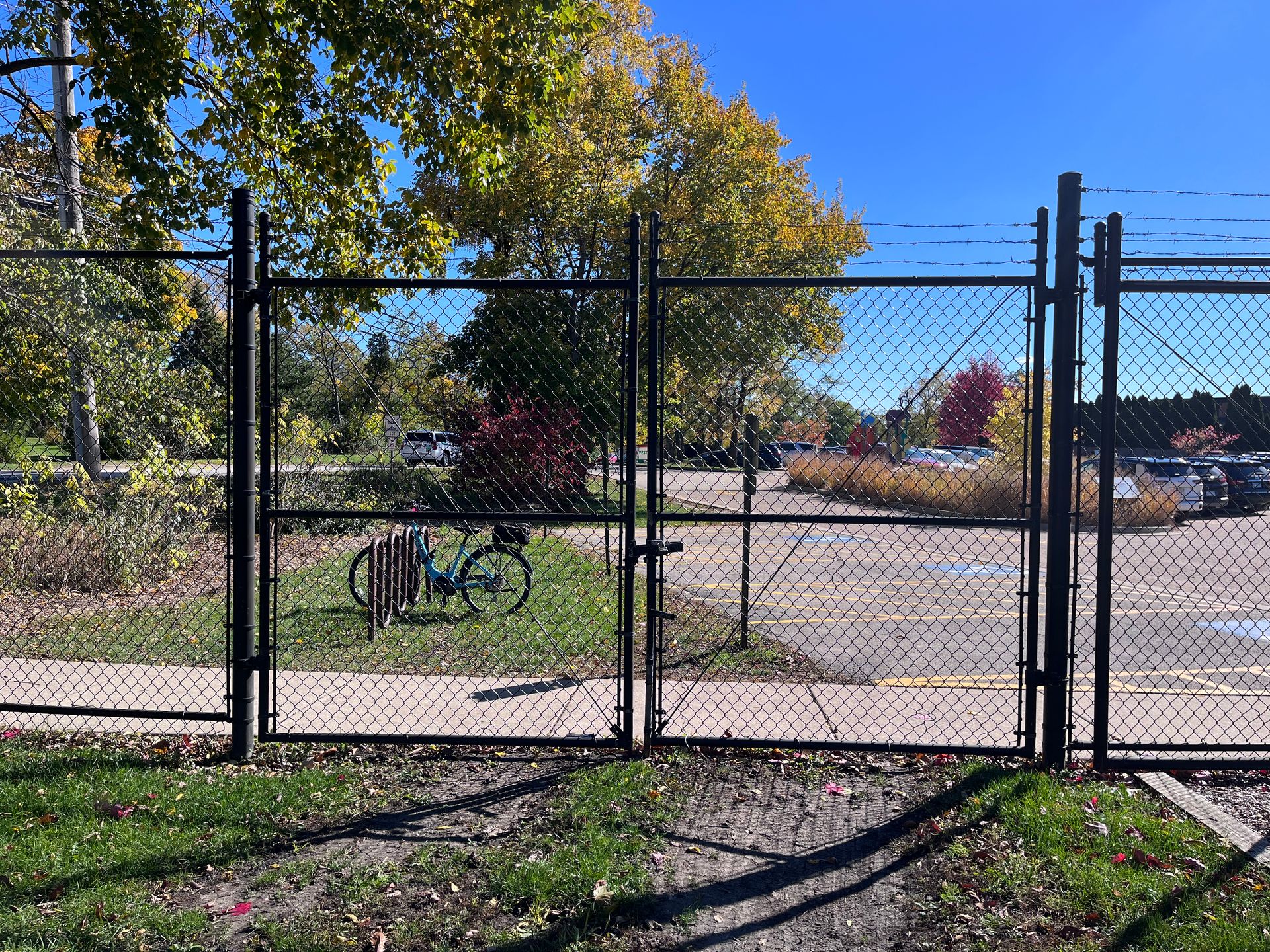 Commercial Fence Installation | 76 Fence Illinois