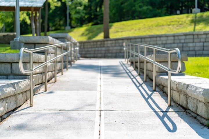 Tampa Railing Installers for DOT-Compliant Handrails