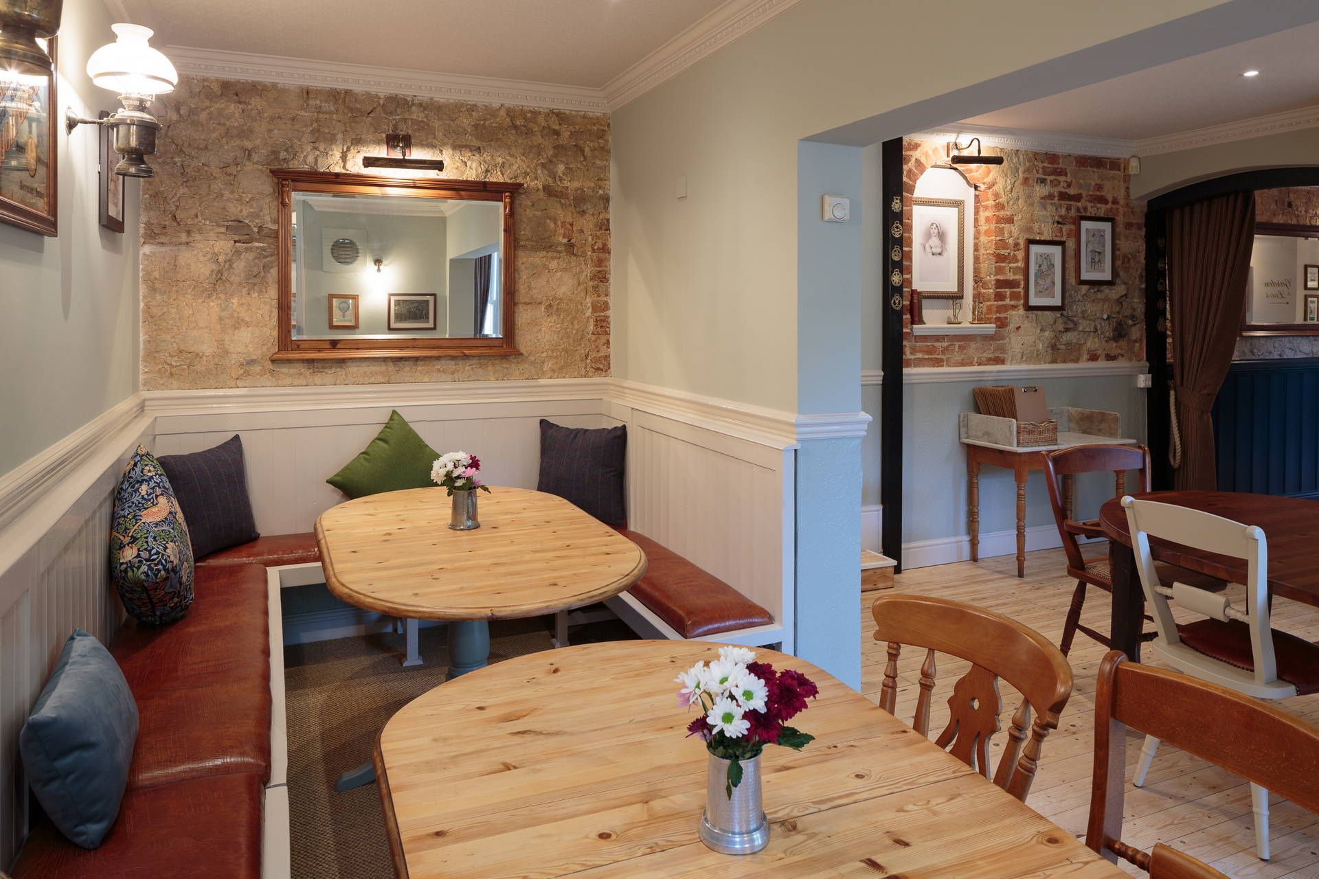 Pub & Restaurant | The Three Horseshoes | East Worldham