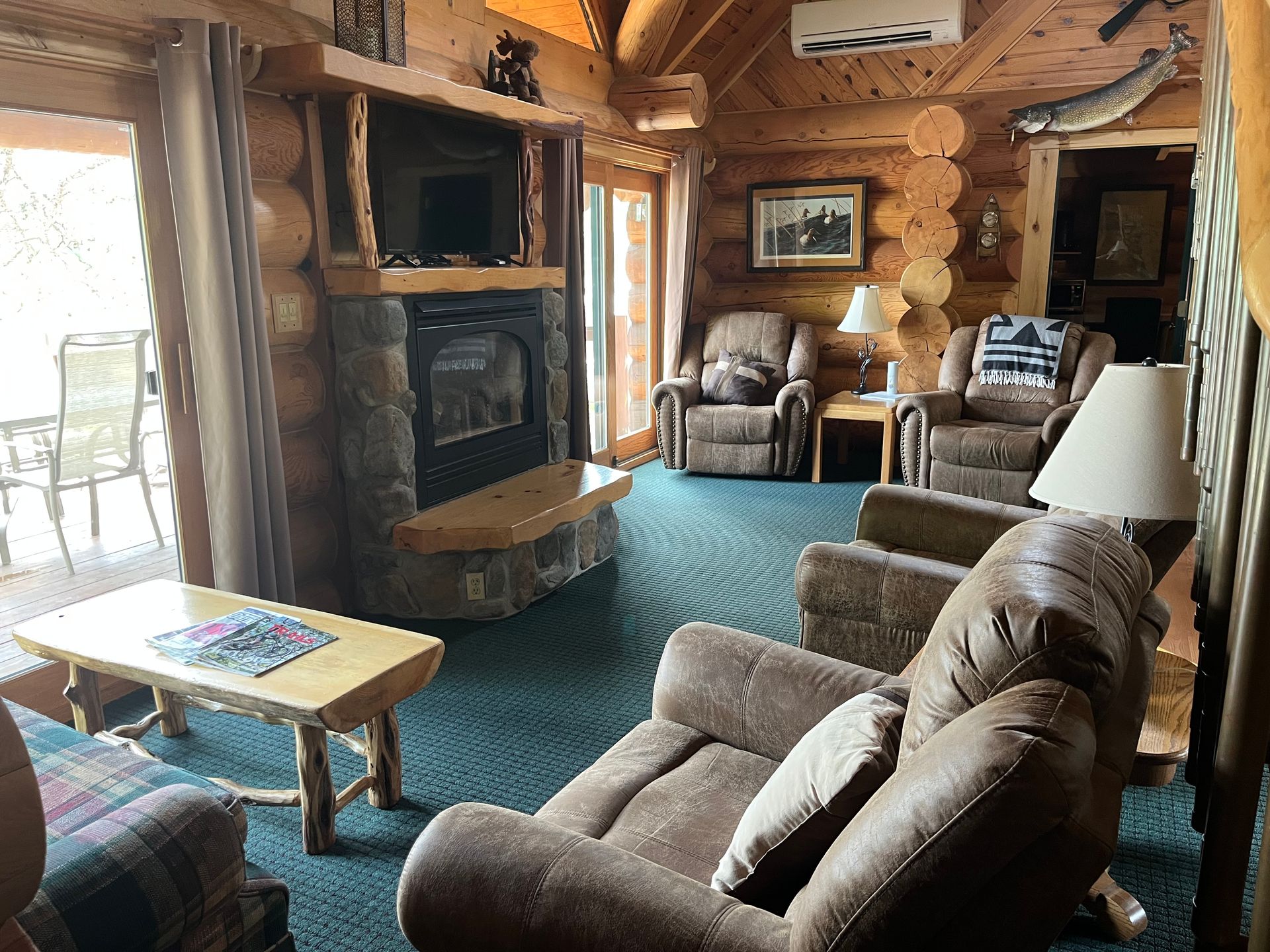 Rustic Log Lodge | Crane Lake, MN | 218-993-2401