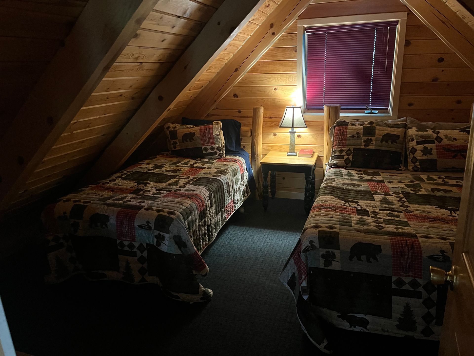 Rustic Log Lodge | Crane Lake, MN | 218-993-2401