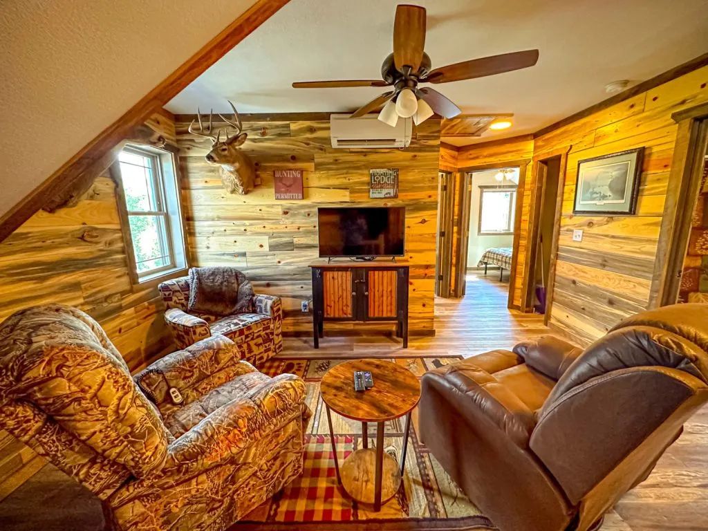 Lumberjack Cabin | Crane Lake, MN | 218-993-2401