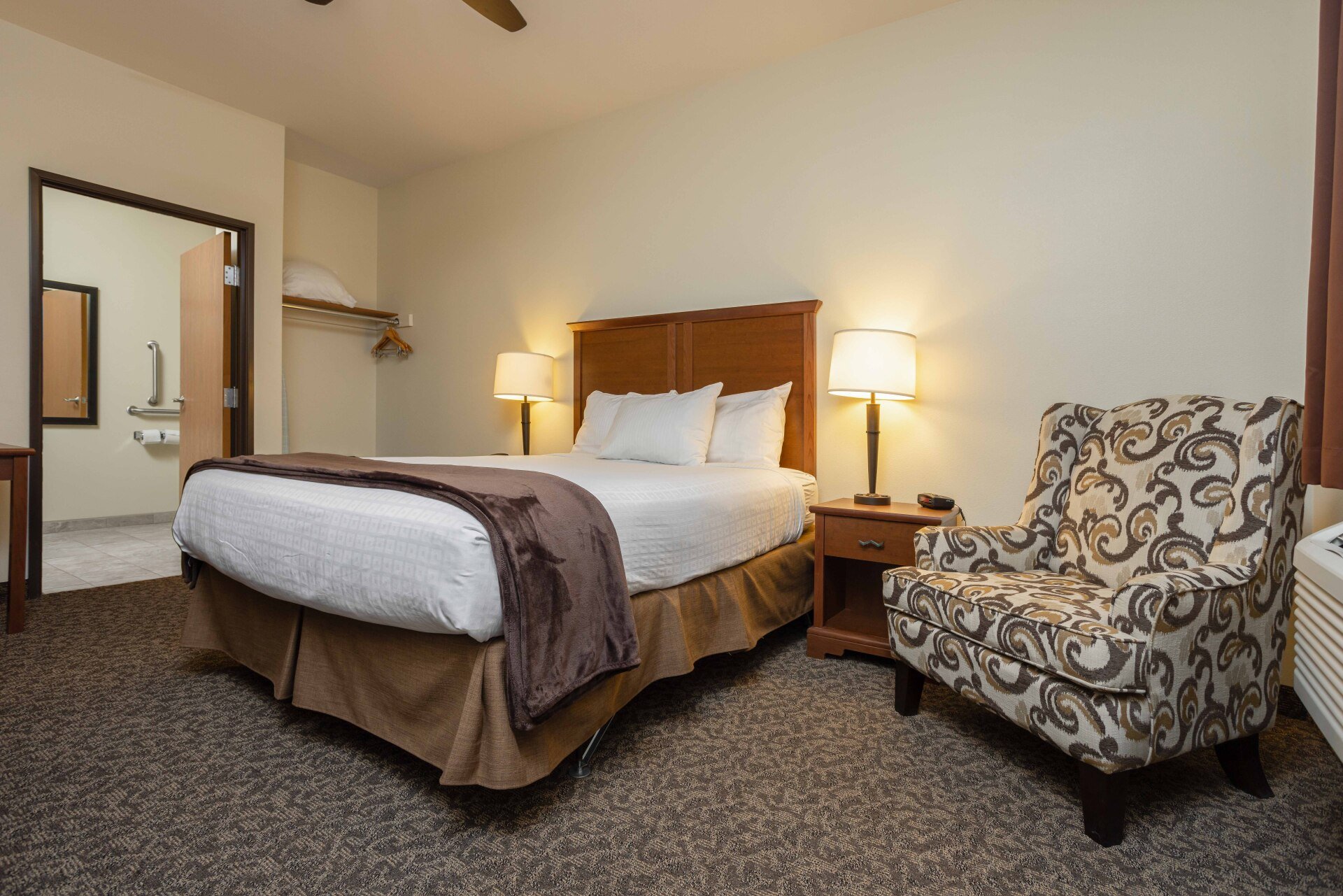 Rooms | Battle Lake Inn