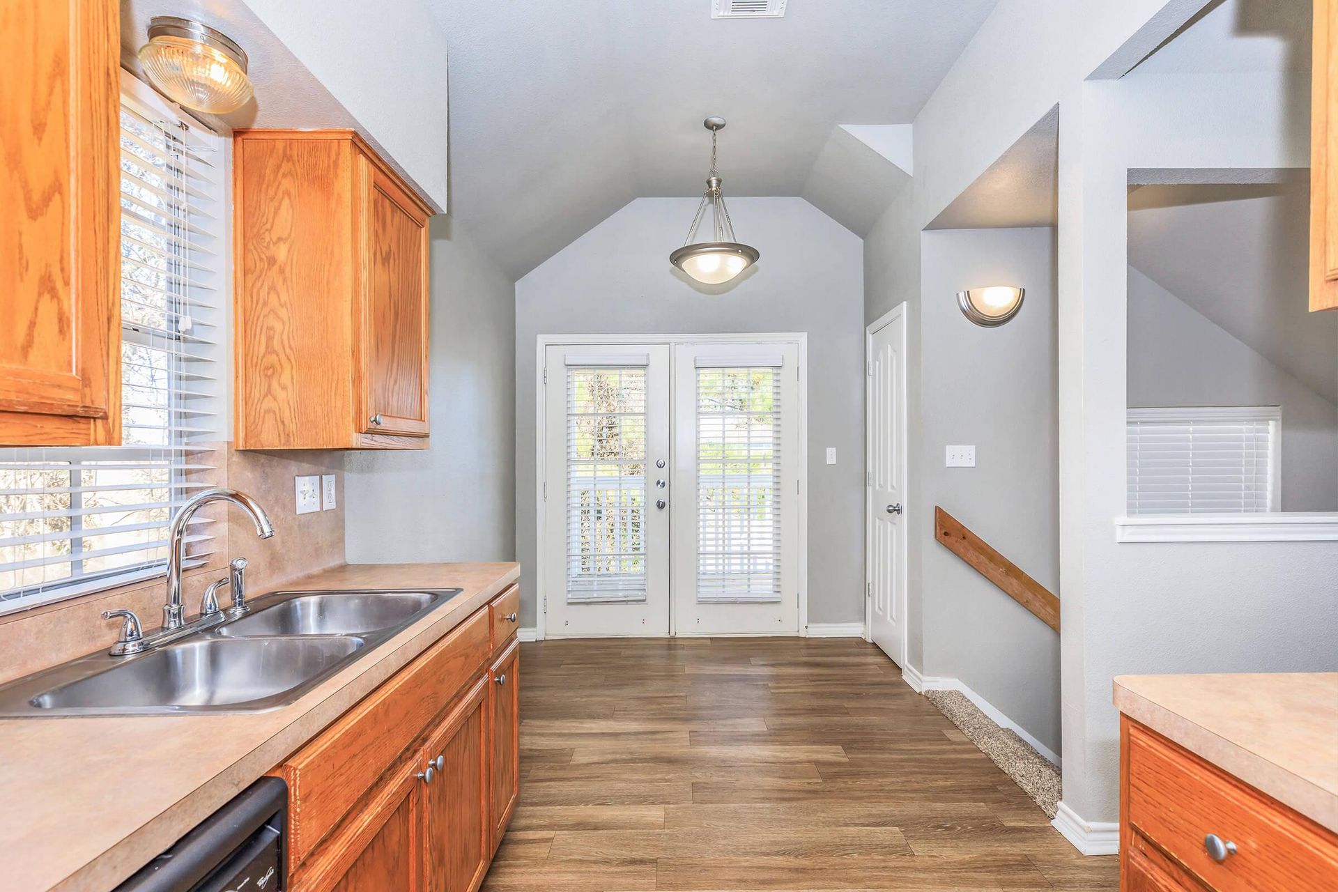 The Pointe | Townhomes & Apartments for Rent in Beaumont, TX