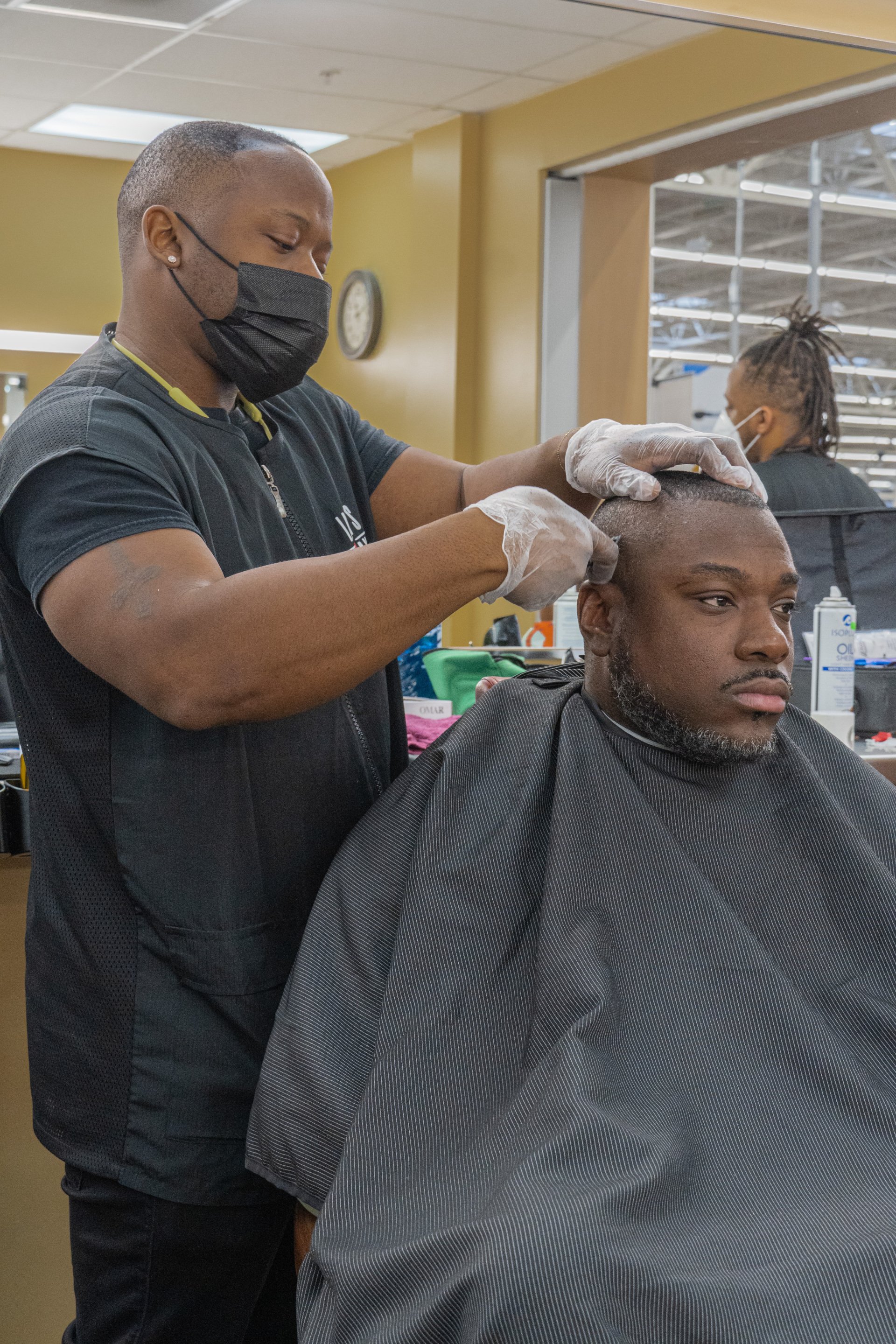 Quality Barbershops on Chicago's South Side | Larry's Barber Maximus