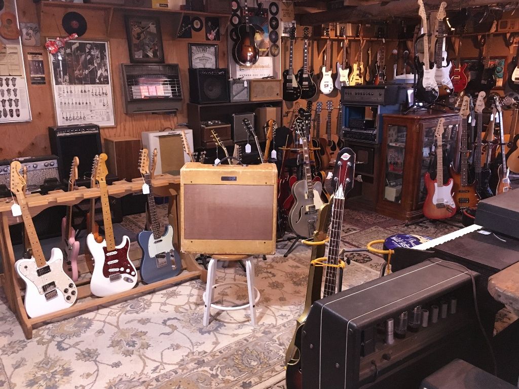 Guitars for sale | Ottsville, PA | Tinicum Guitar Barn