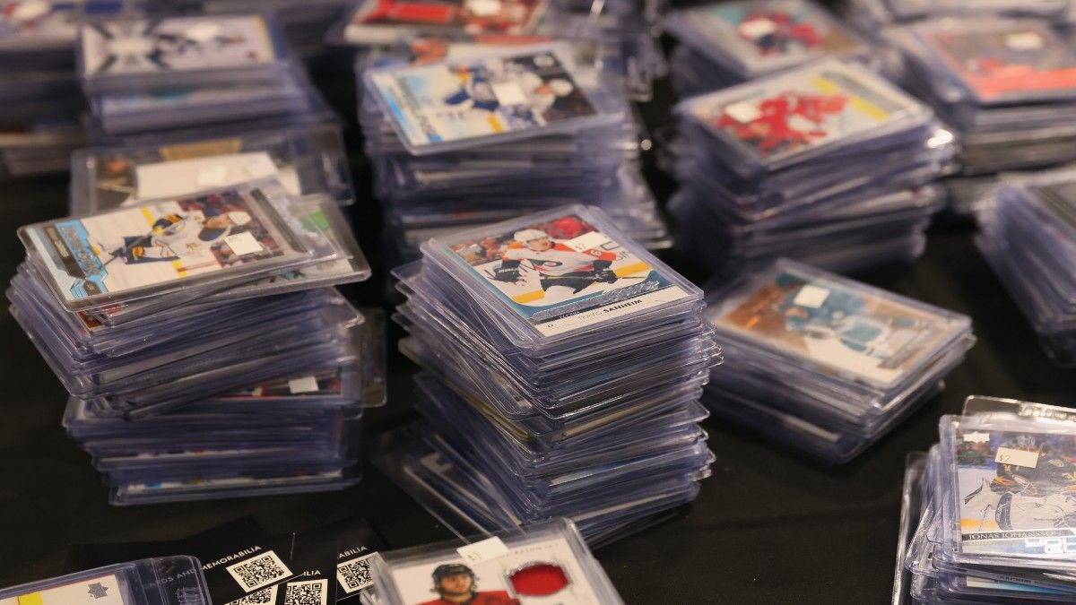 Sports Collectibles & Memorabilia | Showcase Sports LLC | Gatlinburg