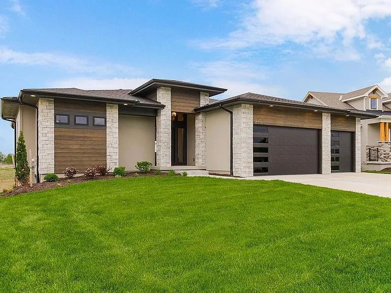 Available Custom Homes in Kansas City | Walker Custom Homes