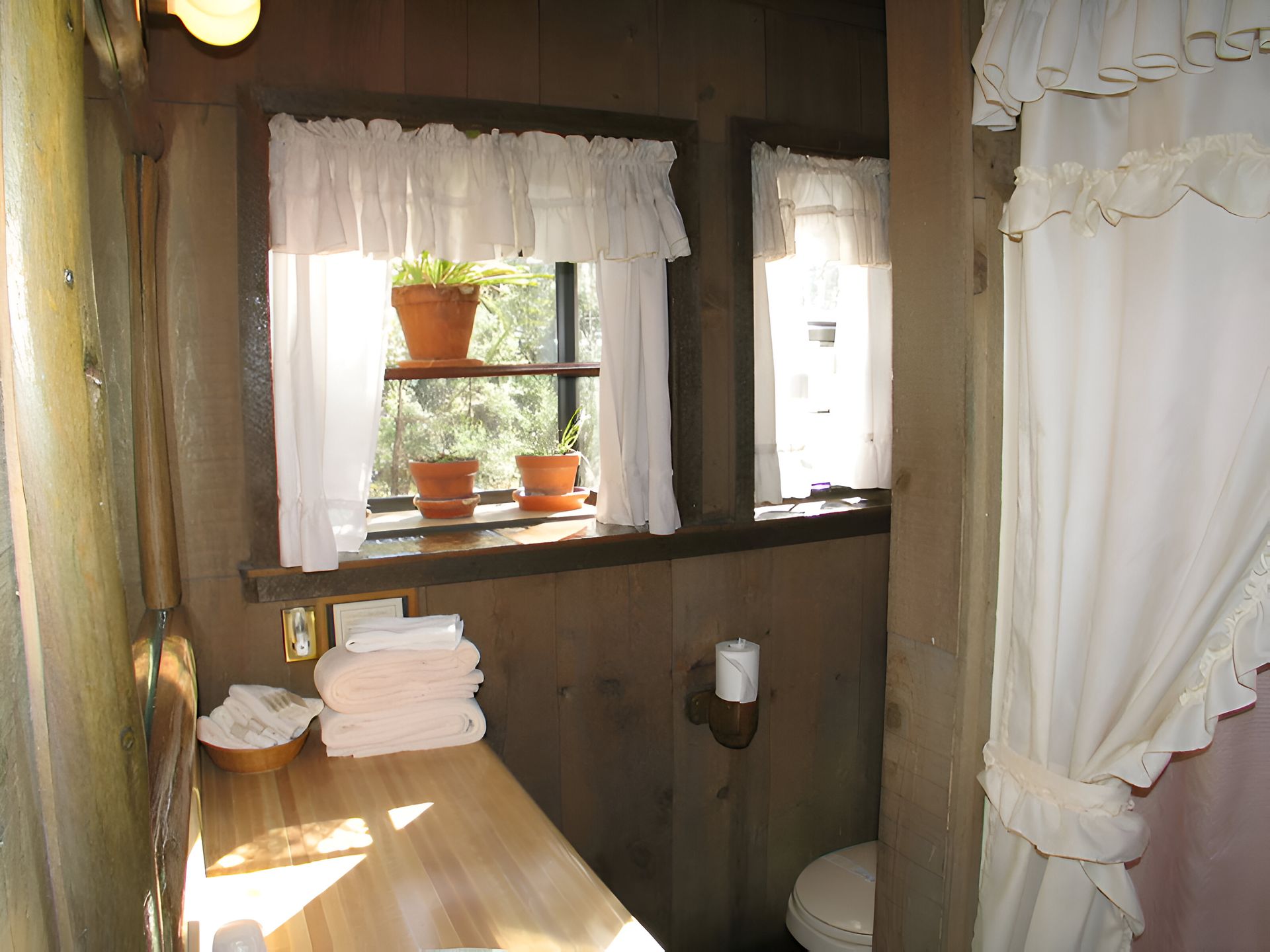 Bear Creek Motel & Cabins | Cabin C