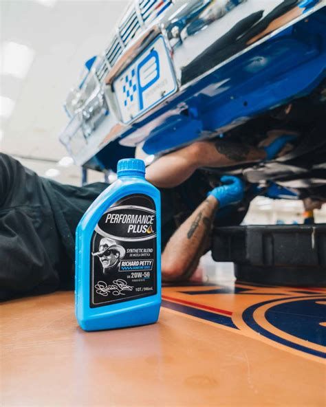 Why Auto Tech Trusts Performance Plus Motor Oil
