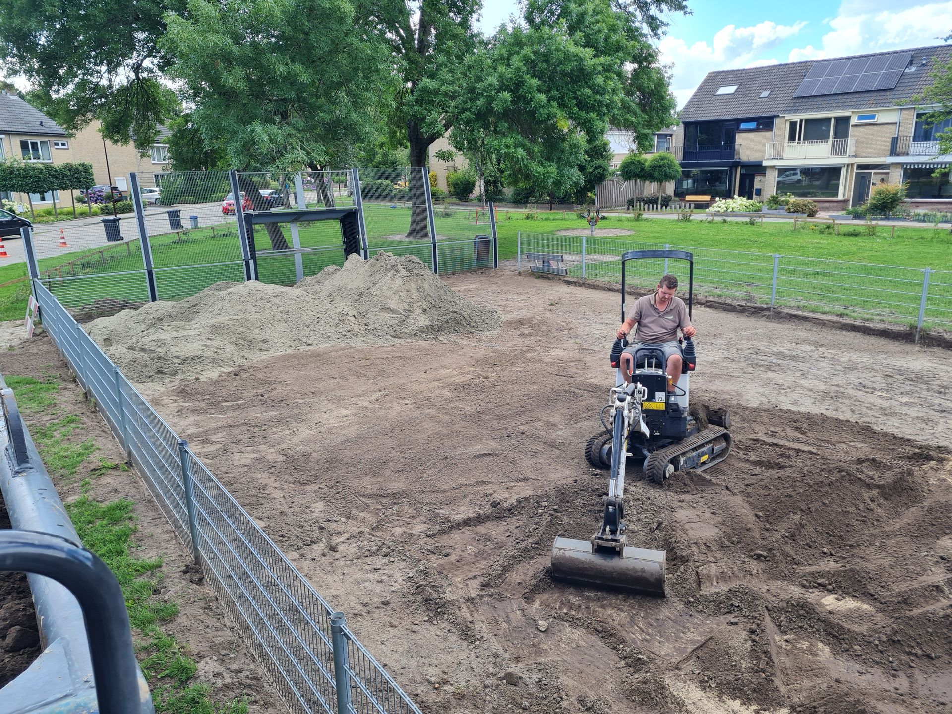 Aanleg kunstgras voetbalveld Oudenbosch