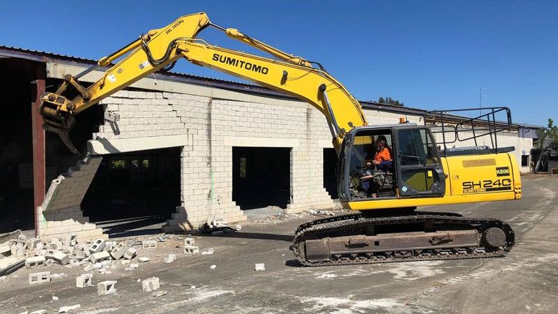 What are the average commercial building demolition costs?