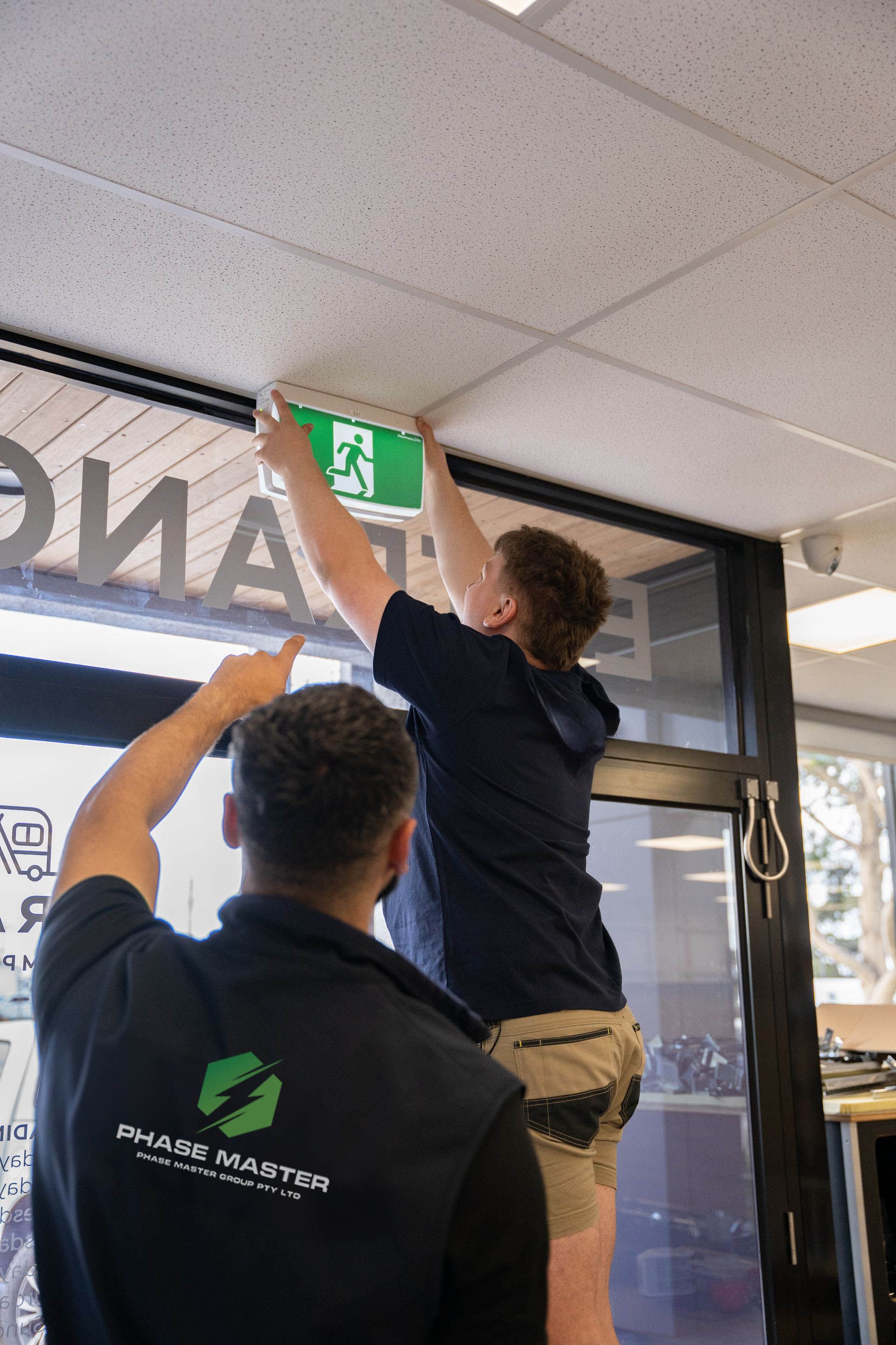 Emergency Electrician in Melbourne - 24/7 Services - Phase Master Group