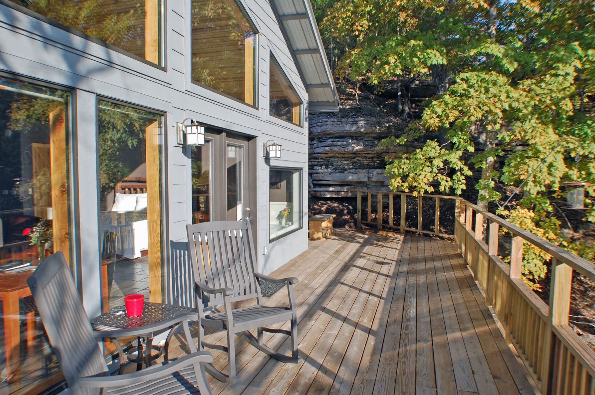 The Bluff Cabin – Beaver Lakefront Cabins
