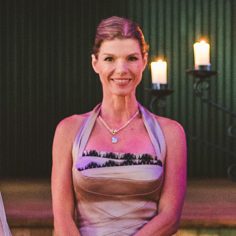 Outstanding Weddings - Sharon Salvestrin Cairns Marriage Celebrant