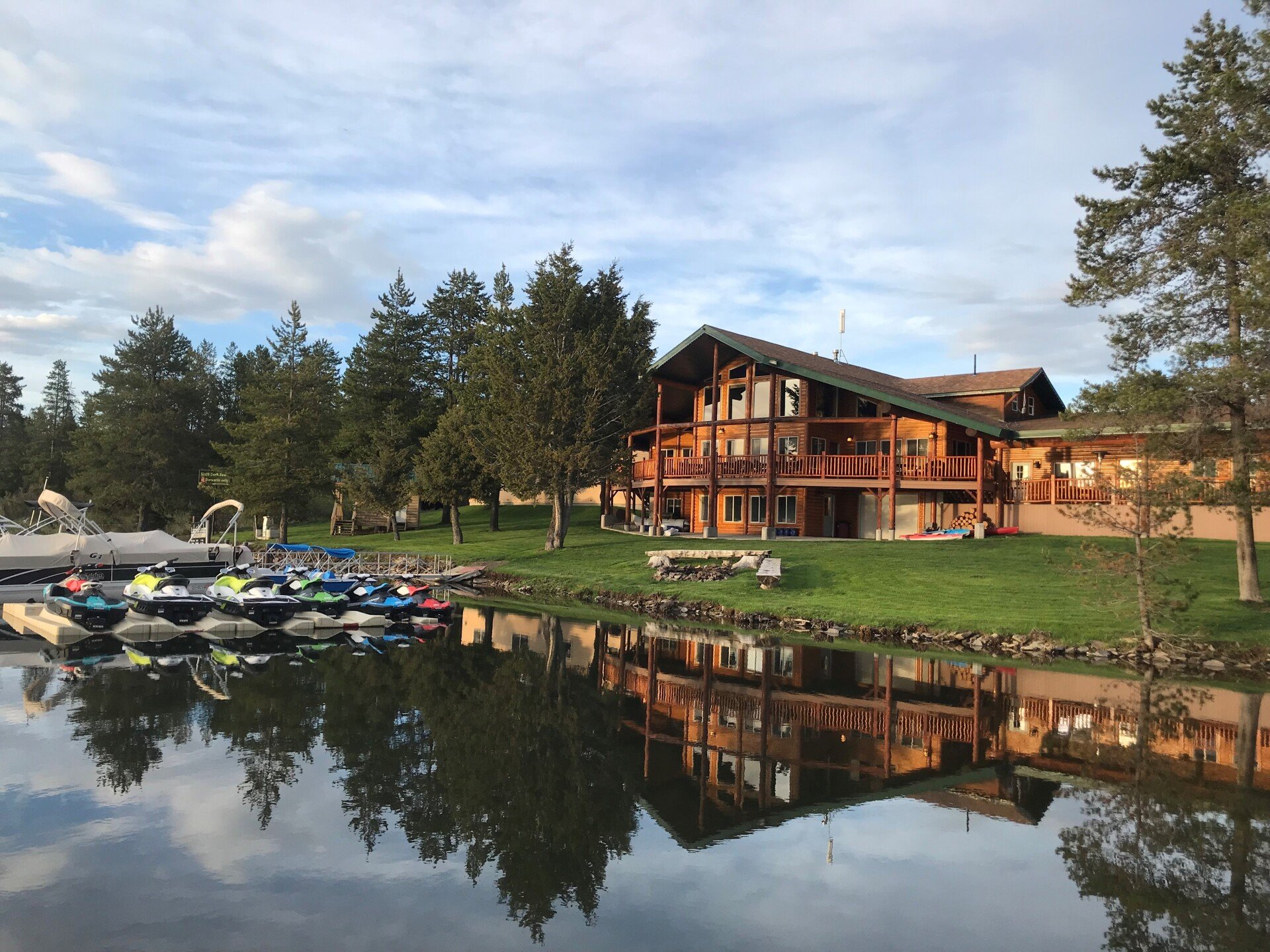 Lakeside Lodge & Resort | Island Park Rentals & Lodging - ID