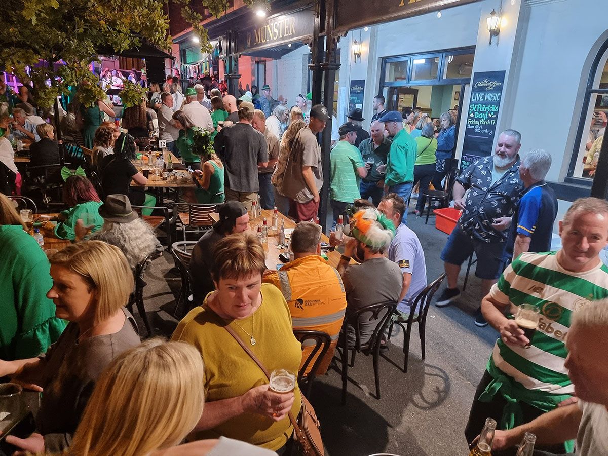 Munster Arms Hotel - Best Irish Pub in Ballarat