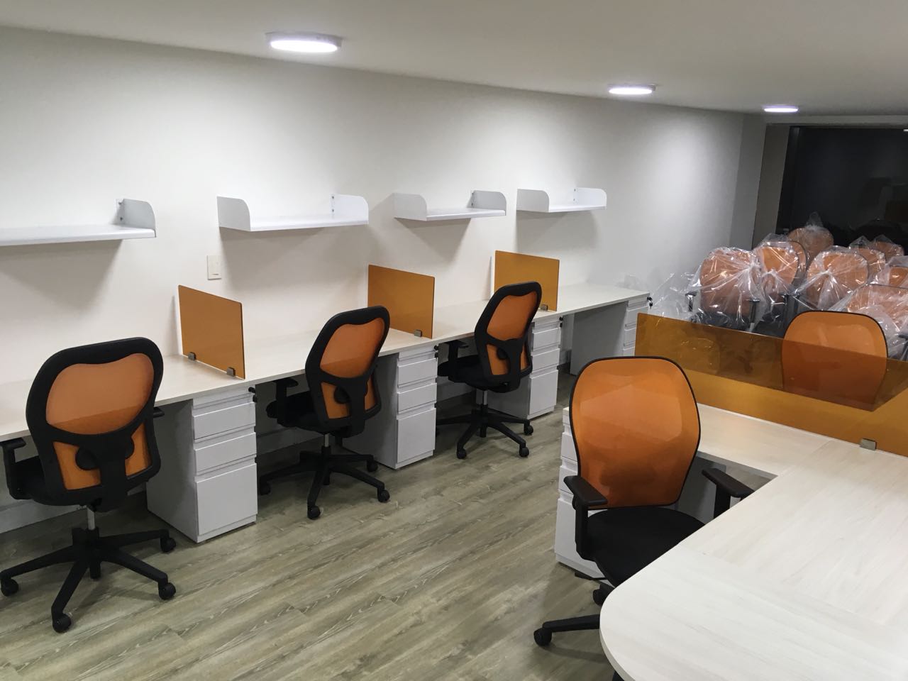 Tipologías de Escritorios y Estaciones de Trabajo | WellOffice