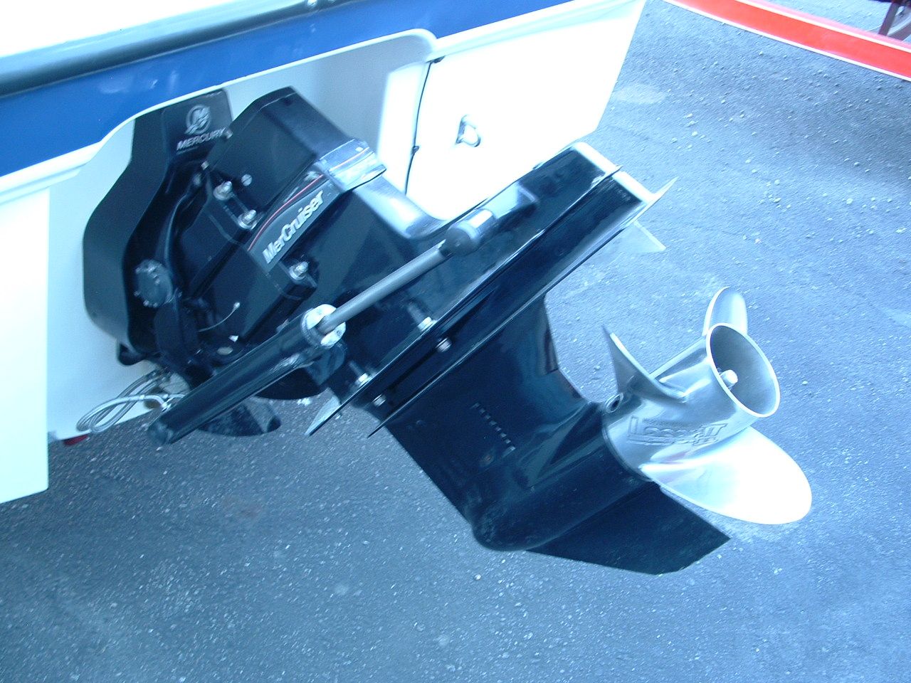 Sterndrive Bowriders | Alpine Haus Marina