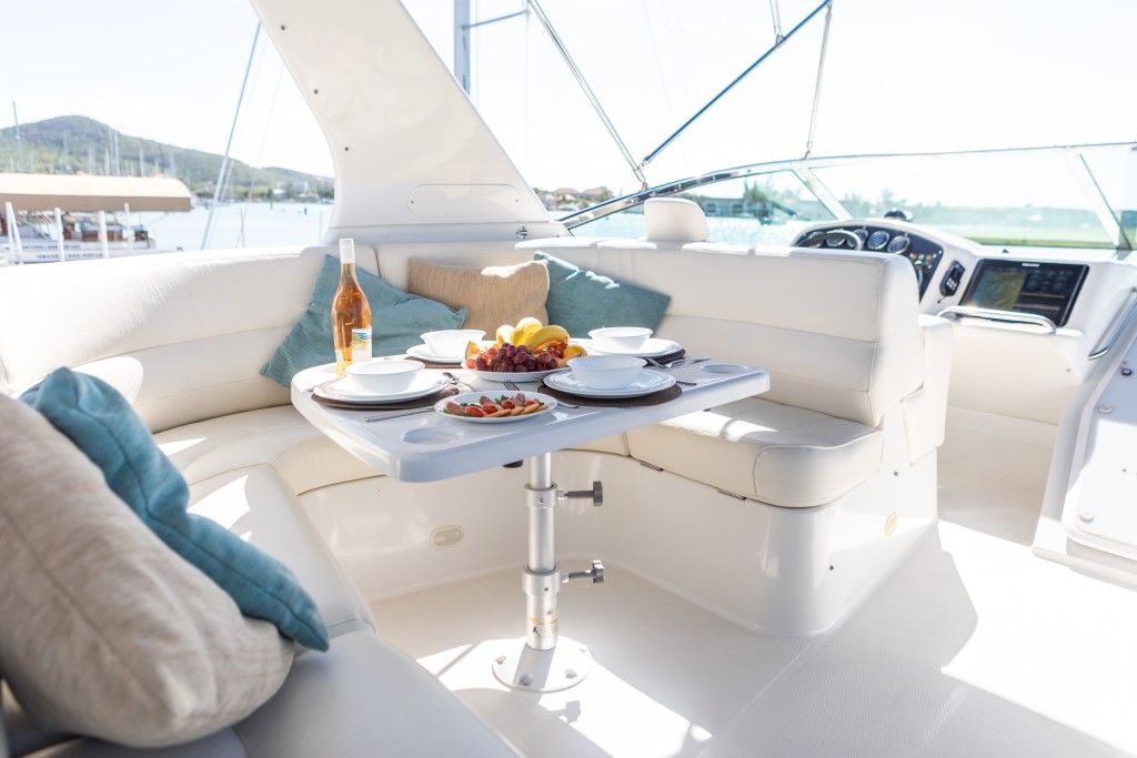 carver 53 voyager Pilothouse | Lighthouse Yachting