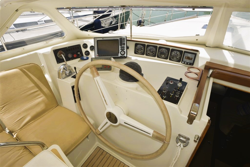 Amel Super Maramu 2000, SOLD | Lighthouse Yachting