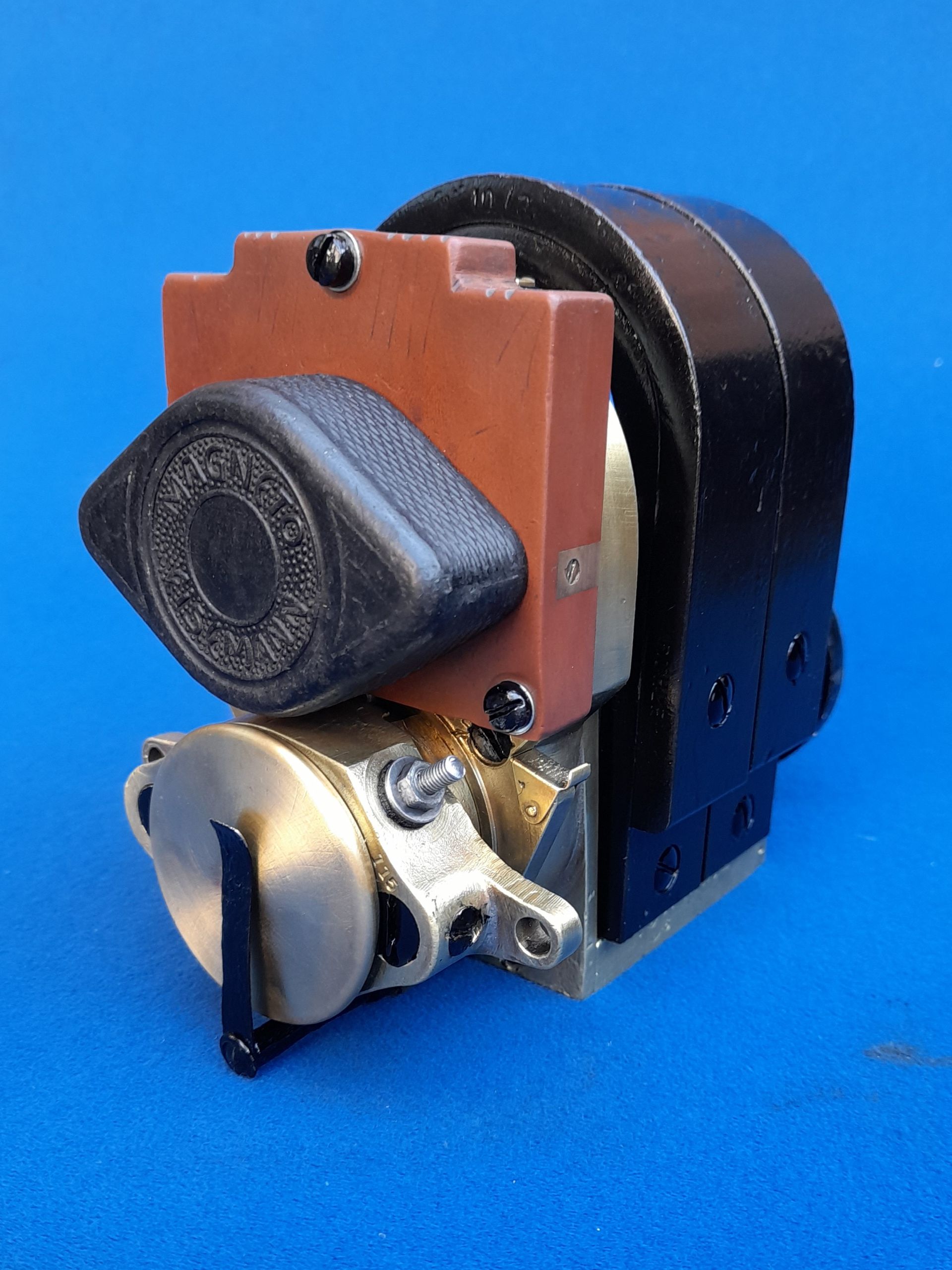 he Magneto Guys - Help identifying magnetos