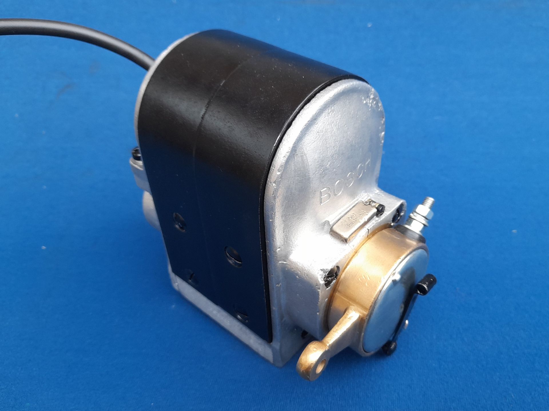 Help identifying Bosch magnetos