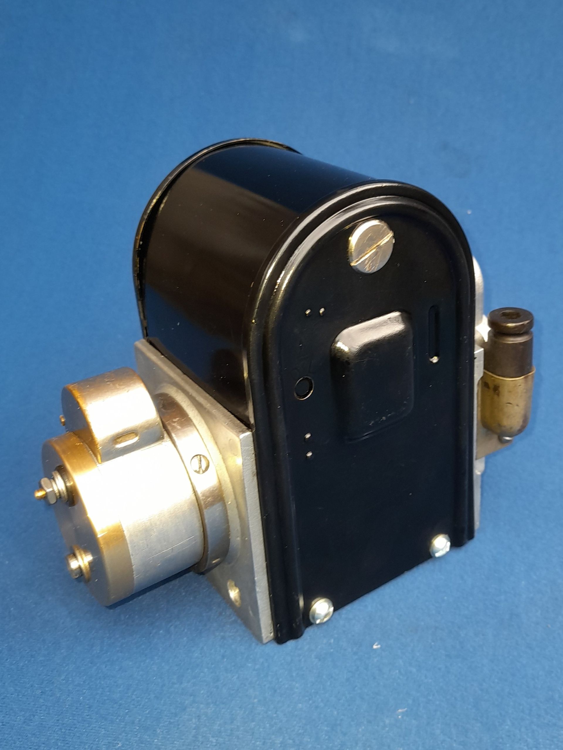 he Magneto Guys - Help identifying magnetos