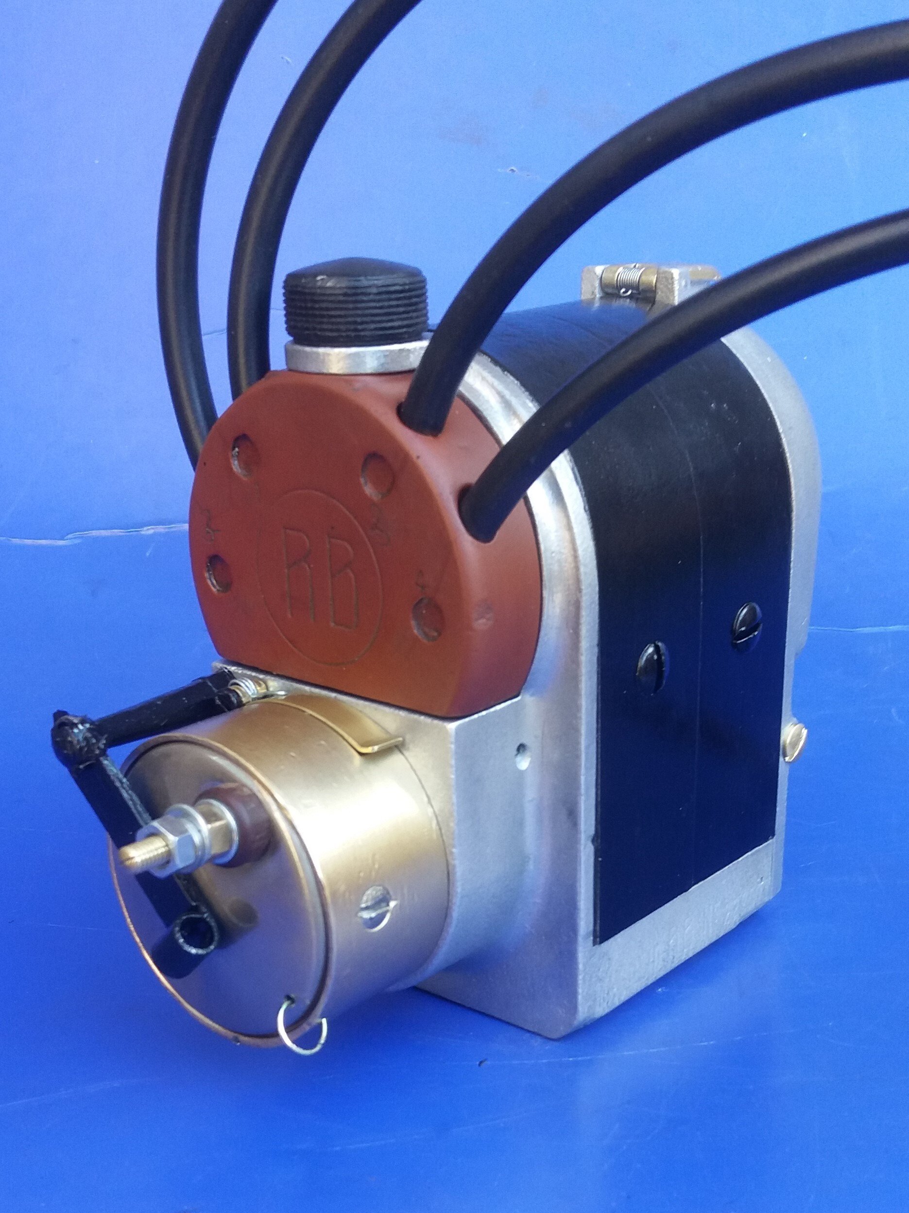 he Magneto Guys - Help identifying magnetos