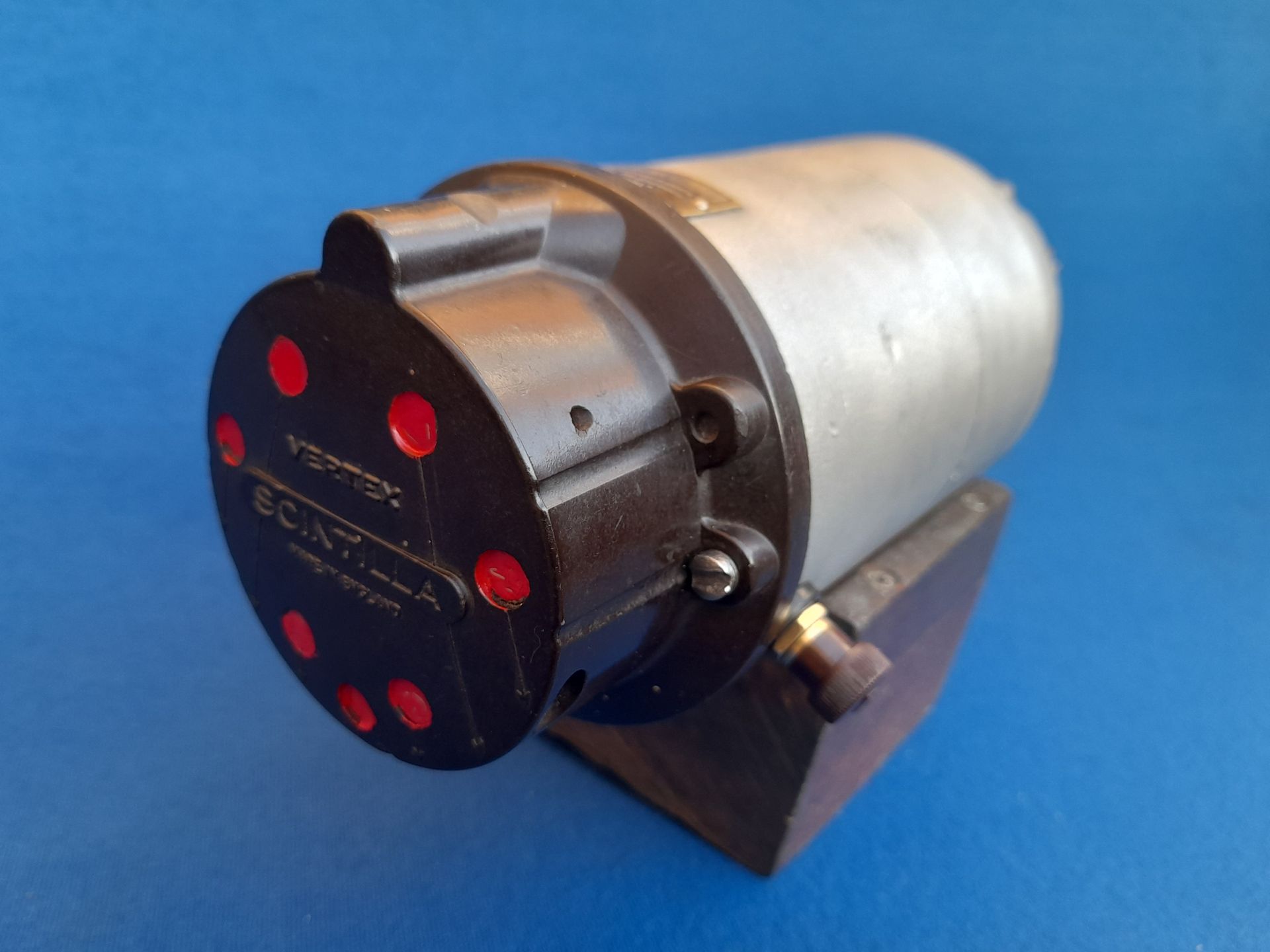 he Magneto Guys - Help identifying magnetos