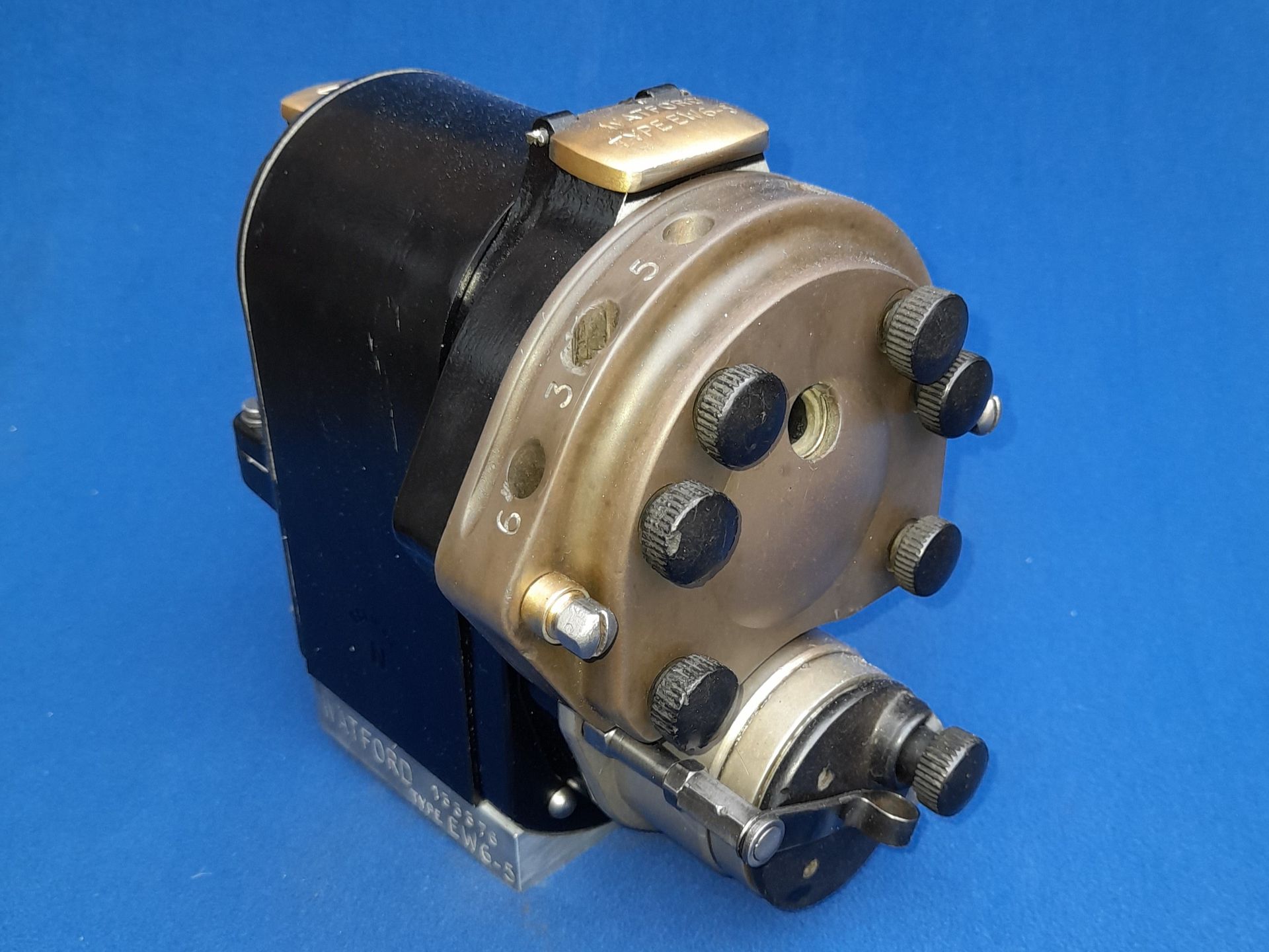 he Magneto Guys - Help identifying magnetos