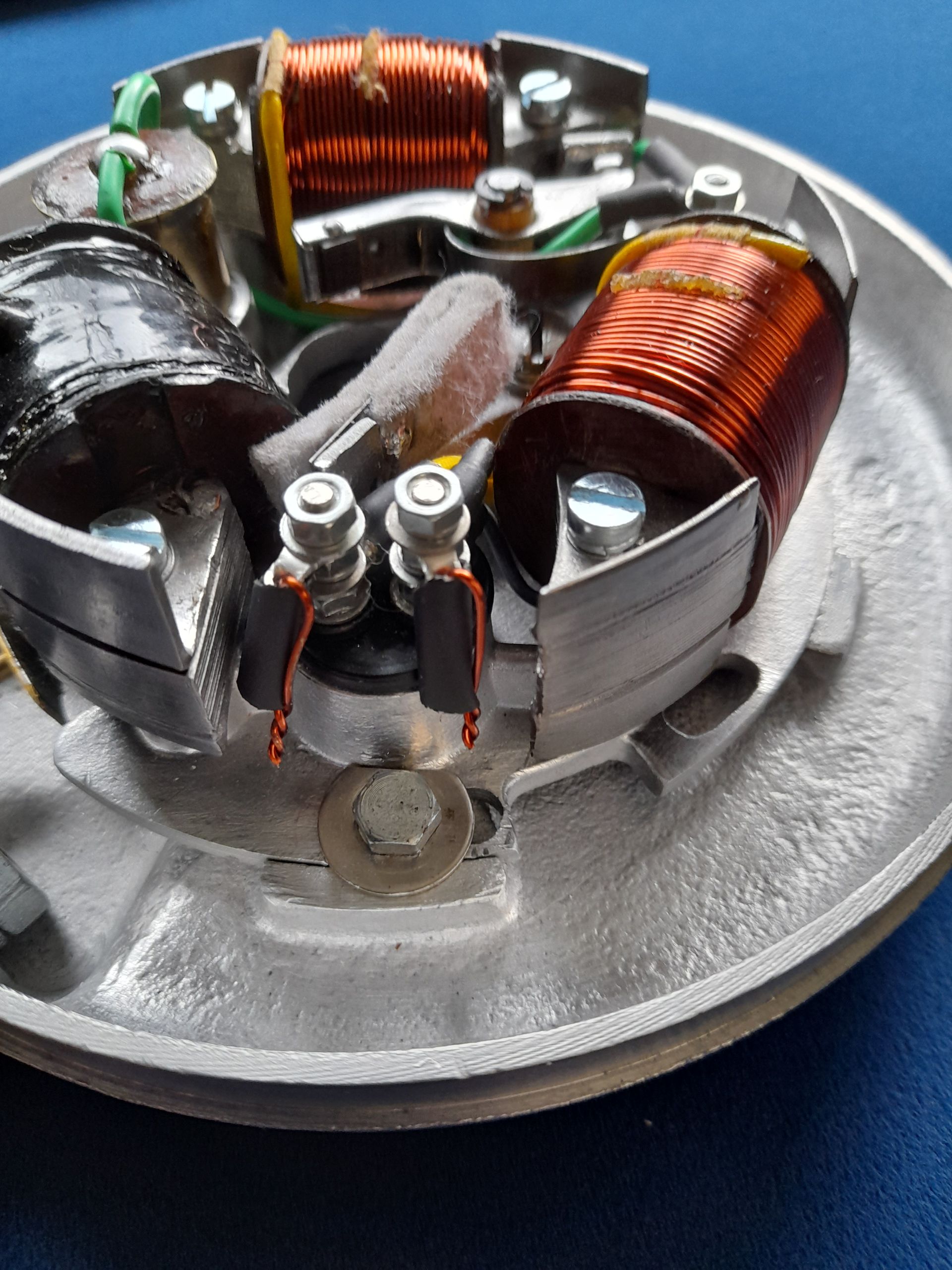 he Magneto Guys - Help identifying magnetos