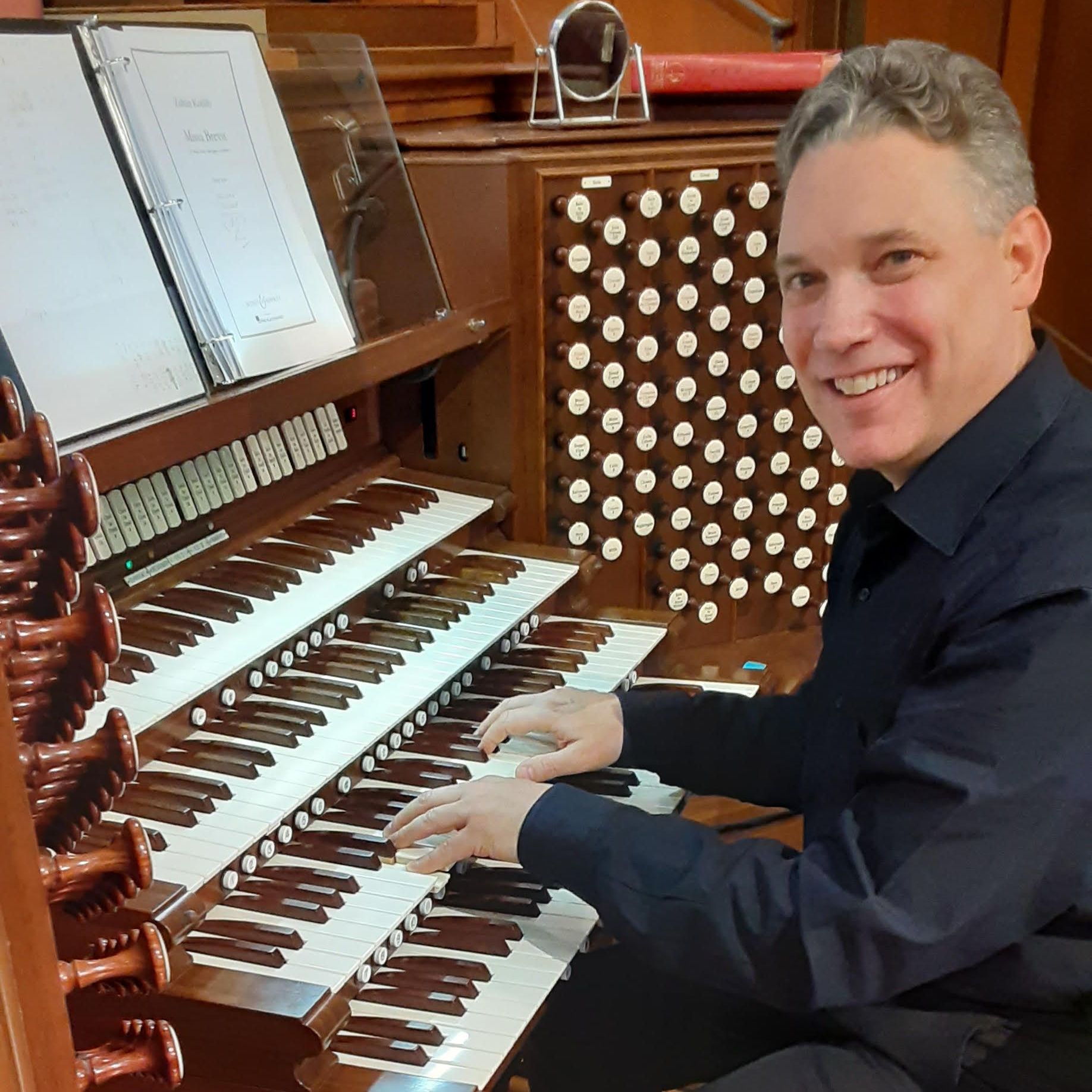 Worship at First Presbyterian Church in Richardson, TX
