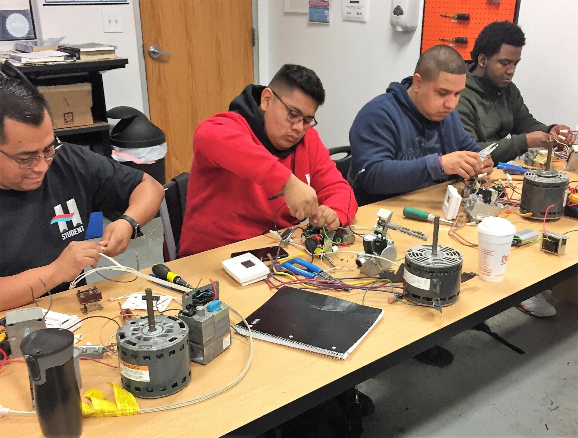 Ventilation Trade School | Chicago, IL | HVAC Tech