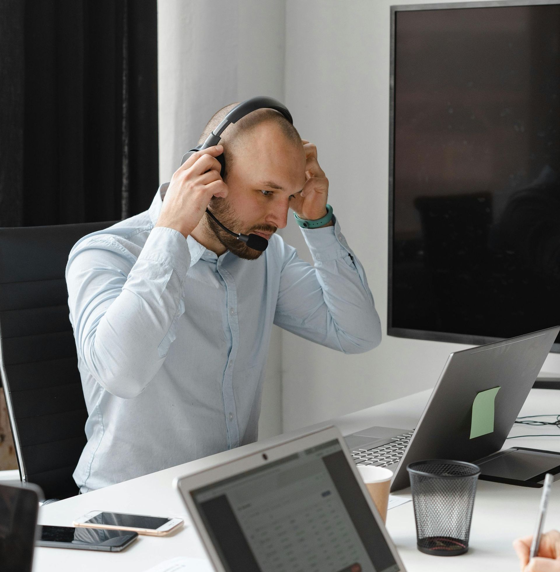 Remote Outsourced Financial Controller: A Guide for Startups in 2025