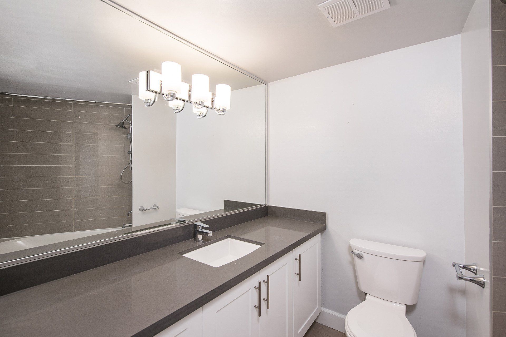 Studio, 1-, and 2- Bedroom Apartments | Ivory Tower