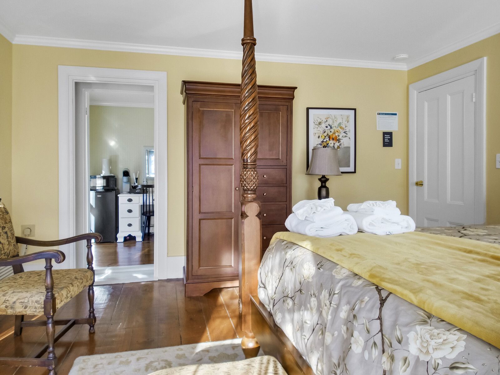 Unique Accommodations in Boothbay Harbor | The Thistle Inn