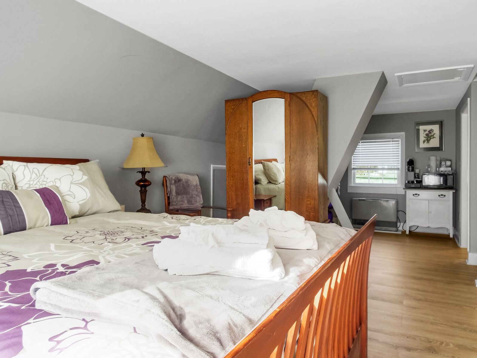 Unique Accommodations in Boothbay Harbor | The Thistle Inn