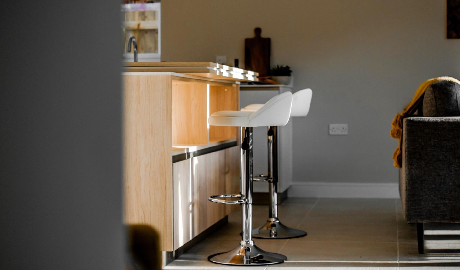 Helpful Checklist to Have When Planning Your Home Bar