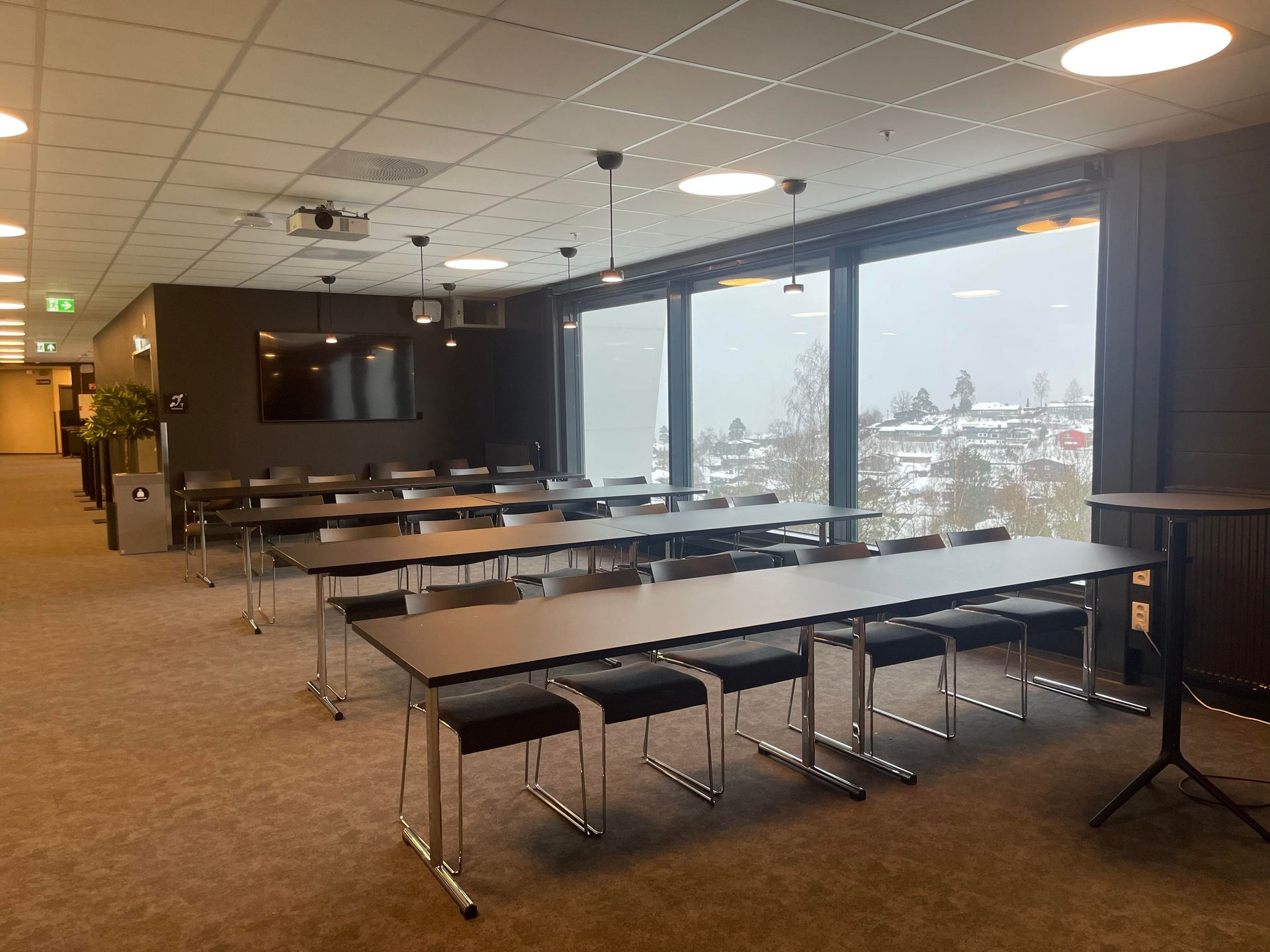 MERCEDES-BENZ LOUNGE | VARNER ARENA | Asker Kroen Catering