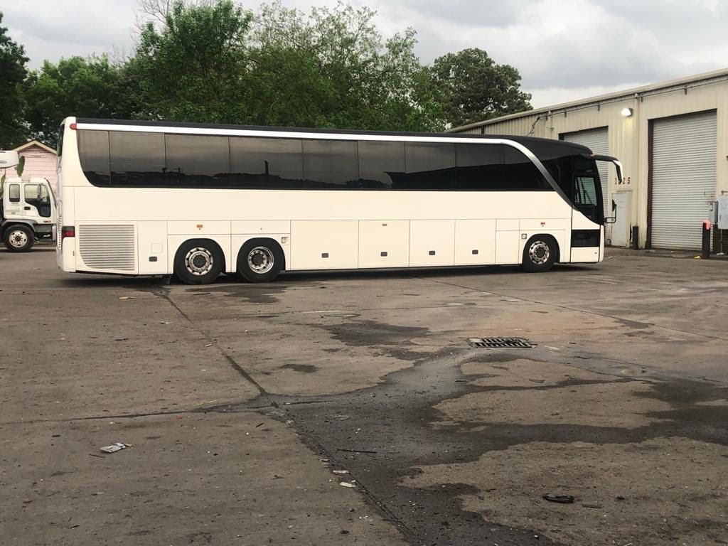 Our Fleet | Platinum Xpress Bus Houston TX