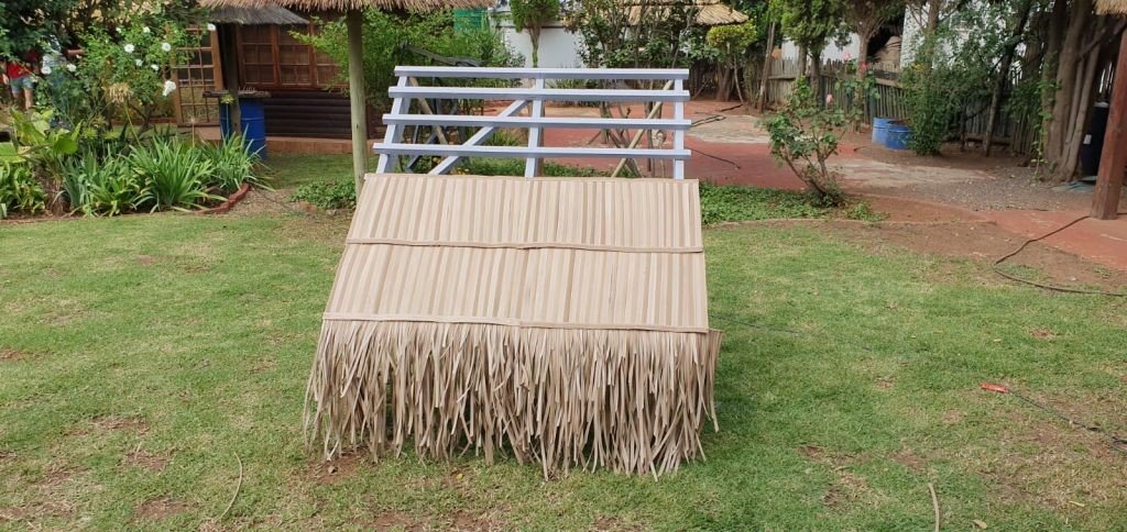 Synthetic Fiber Palm Tiles: Superior Quality