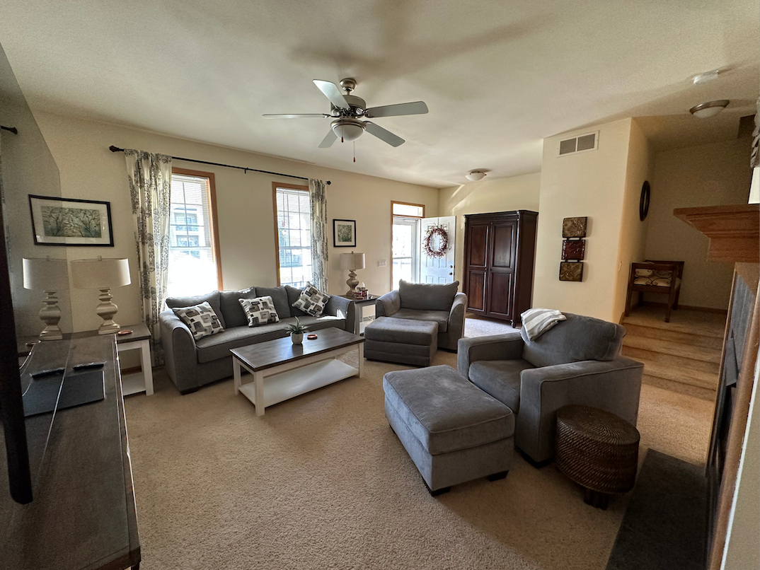 Oakview Garden | Colonial Property Management LLC