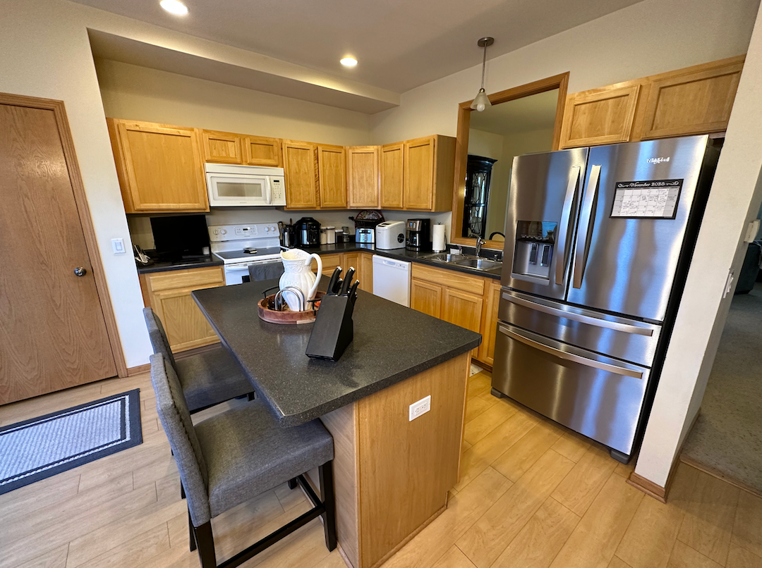 Oakview Garden | Colonial Property Management LLC