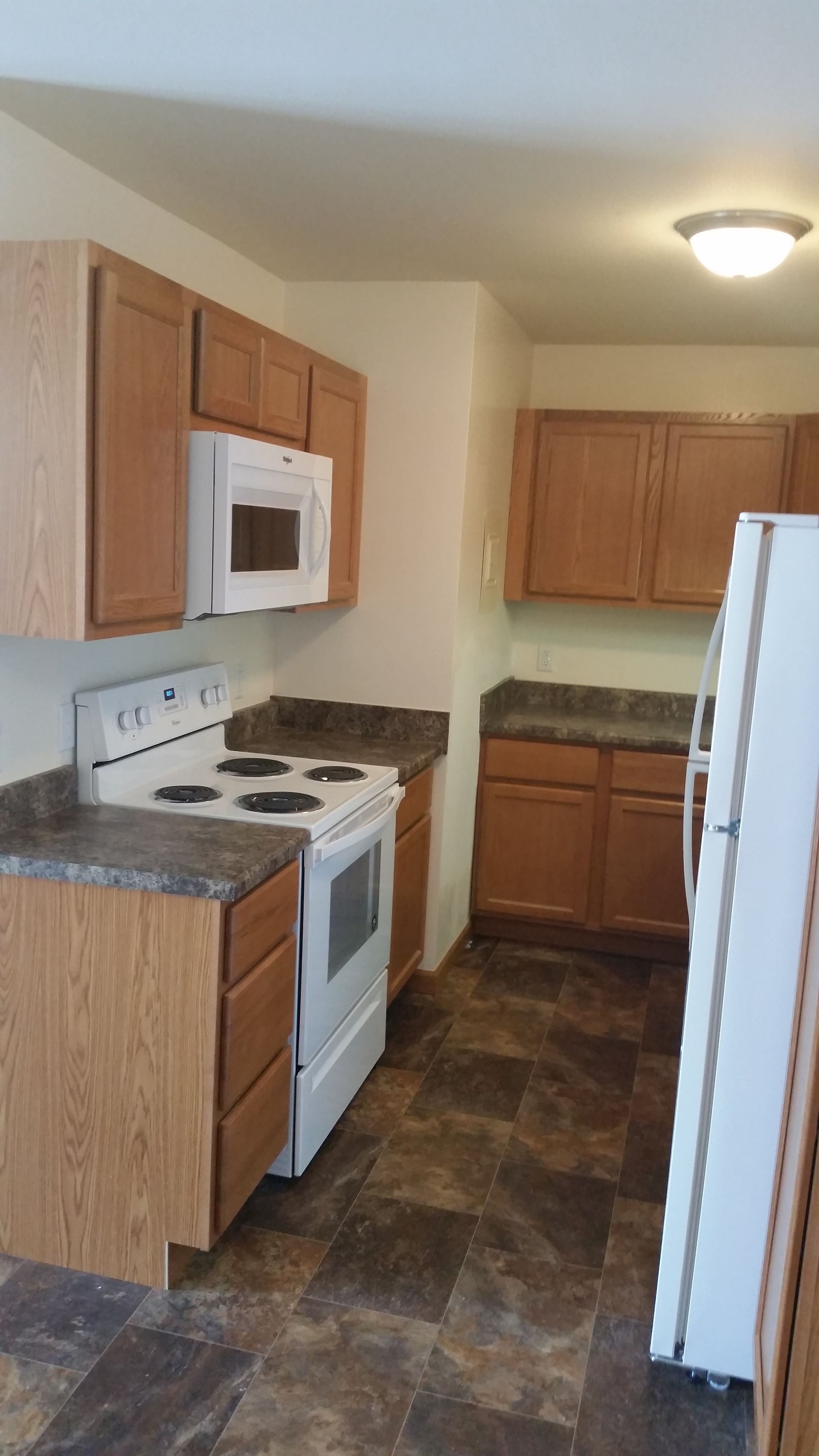 Oakview Garden | Colonial Property Management LLC