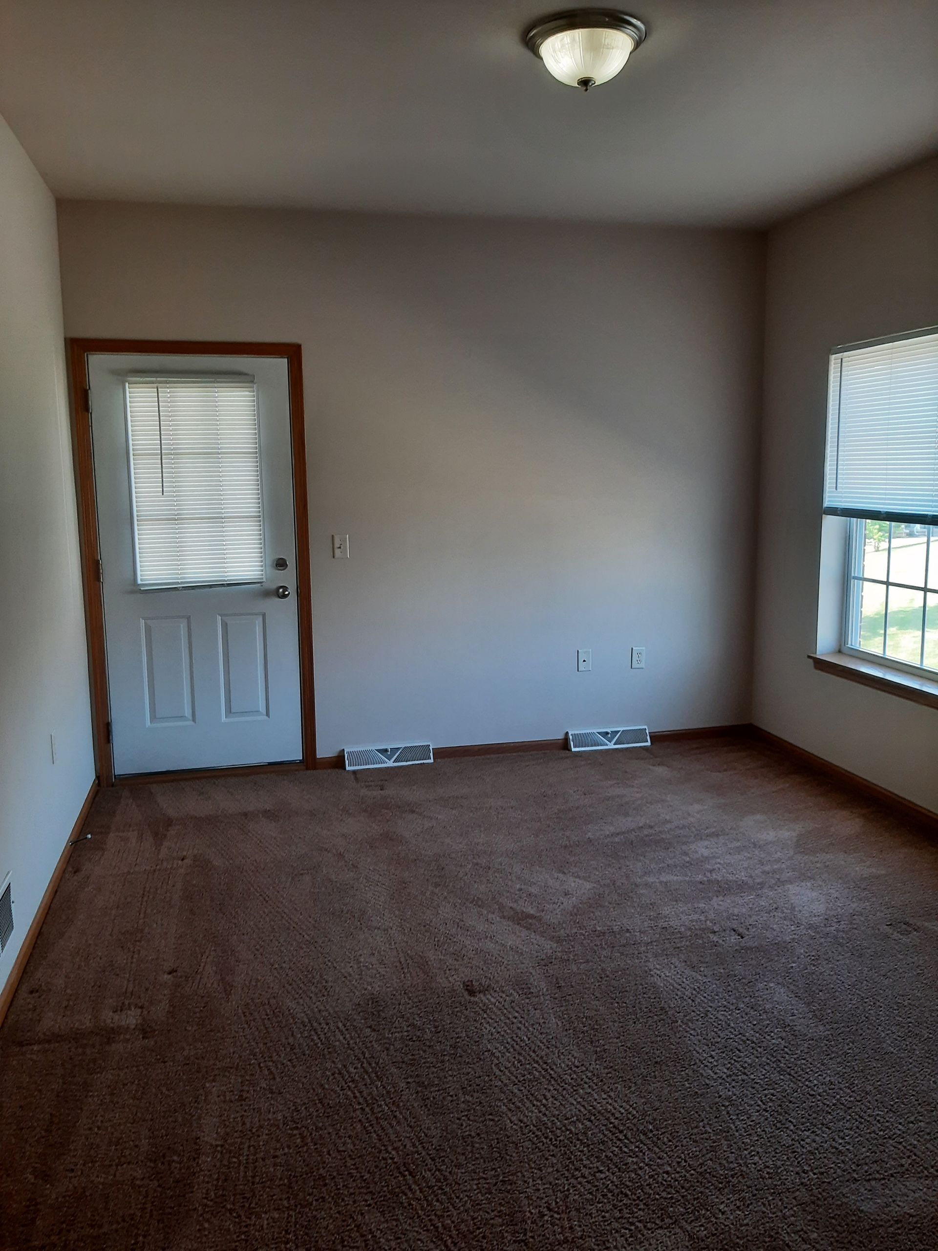 Oakview Garden | Colonial Property Management LLC