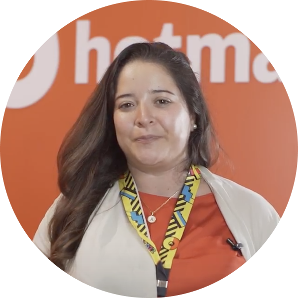 Transforma tu conocimiento e ideas en tu propio negocio rentable.