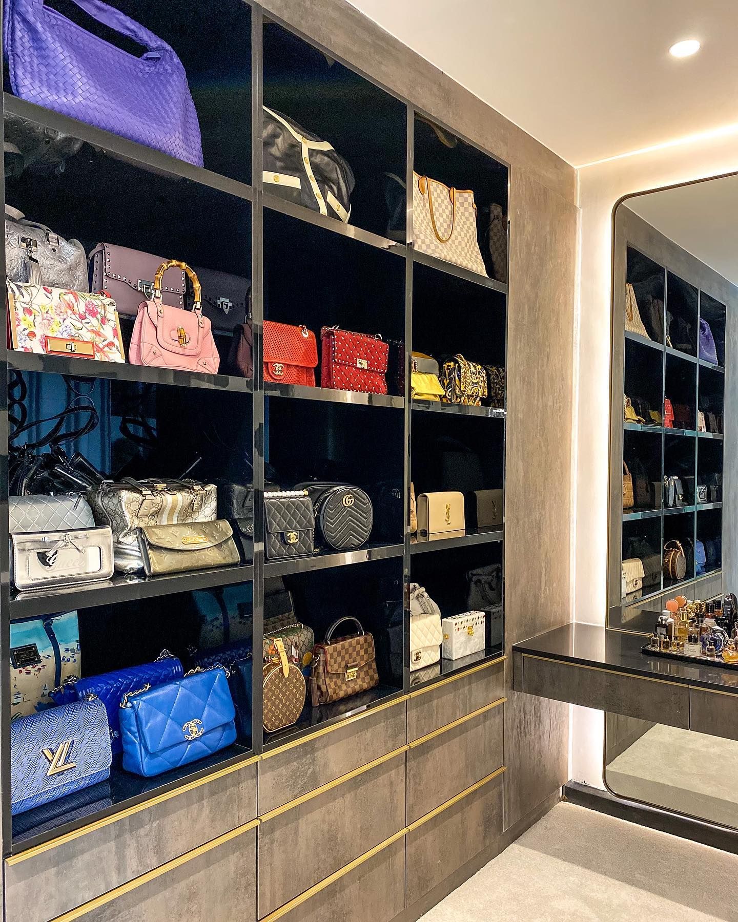 MK Method | Wardrobe