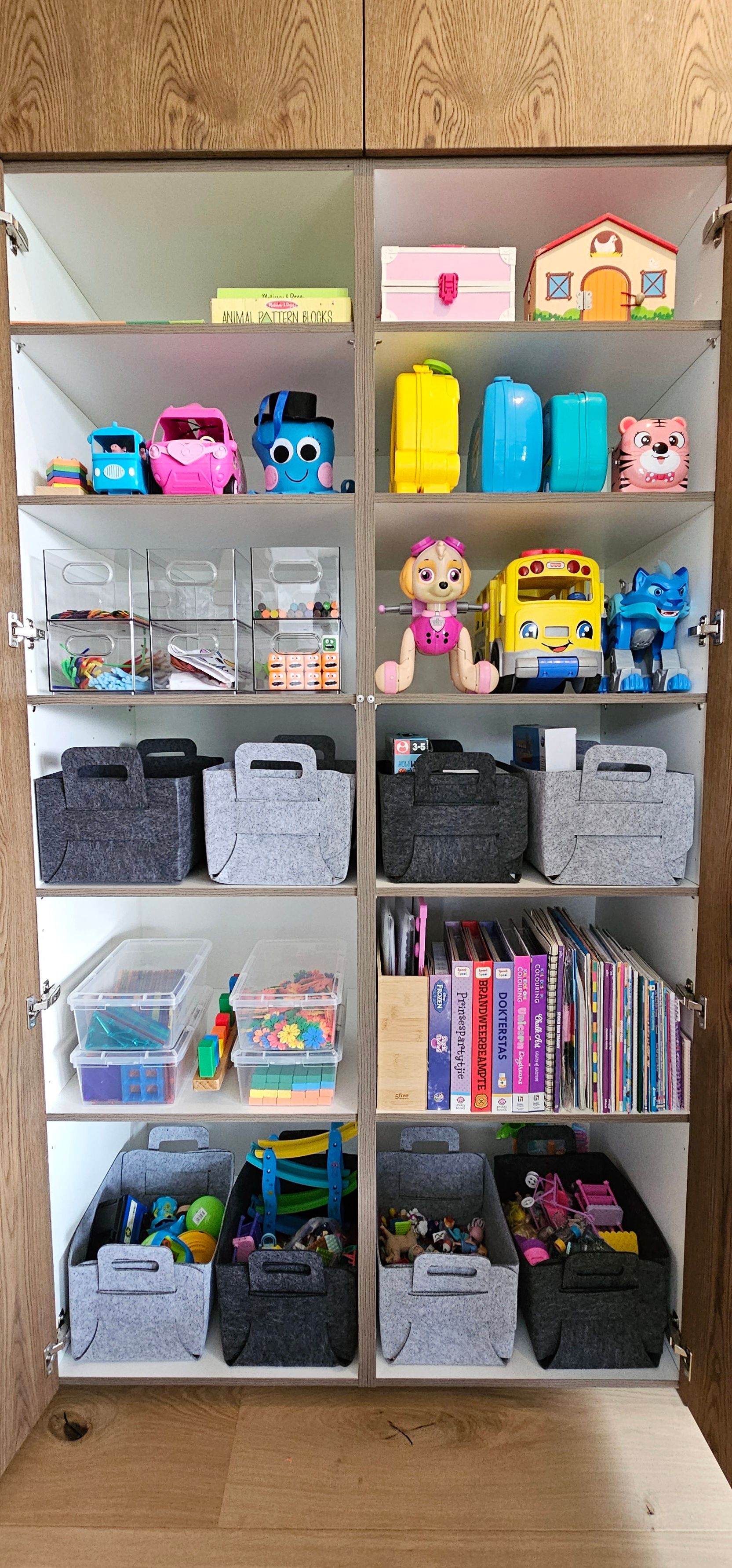 MK Method | Wardrobe